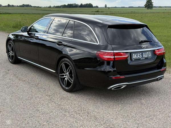 Черный Мерседес E 220 2016 в Вилкавишкис, объемом двигателя 1.95 л и пробегом 265 тыс. км за 15700 €, фото 3 на AUTOMOTO.COM.LV