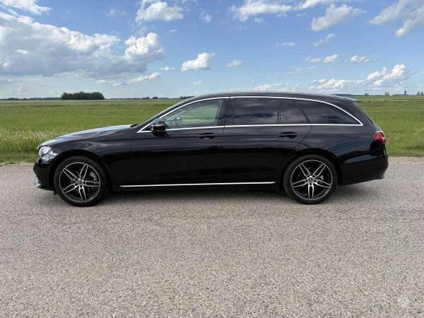 Черный Мерседес E 220 2016 в Вилкавишкис, объемом двигателя 1.95 л и пробегом 265 тыс. км за 15700 €, фото 5 на AUTOMOTO.COM.LV