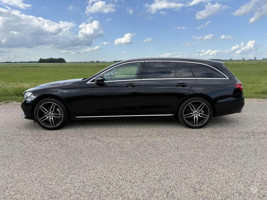 Черный Мерседес E 220 2016 в Вилкавишкис, объемом двигателя 1.95 л и пробегом 265 тыс. км за 15700 €, фото 6 на AUTOMOTO.COM.LV