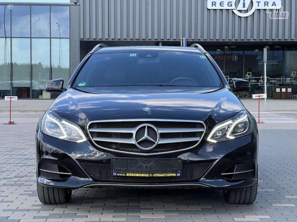 Черный Мерседес E 220 2016 в Шяуляй, объемом двигателя 2.10 л и пробегом 298 тыс. км за 9900 €, фото 3 на AUTOMOTO.COM.LV