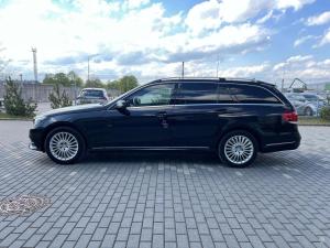 Melns Mercedes-Benz E 220 2016 Šauļi, ar dzinēja tilpumu 2.10 L un nobraukumu 298 tūkst. km par 9900 €, foto 5 vietnē AUTOMOTO.COM.LV