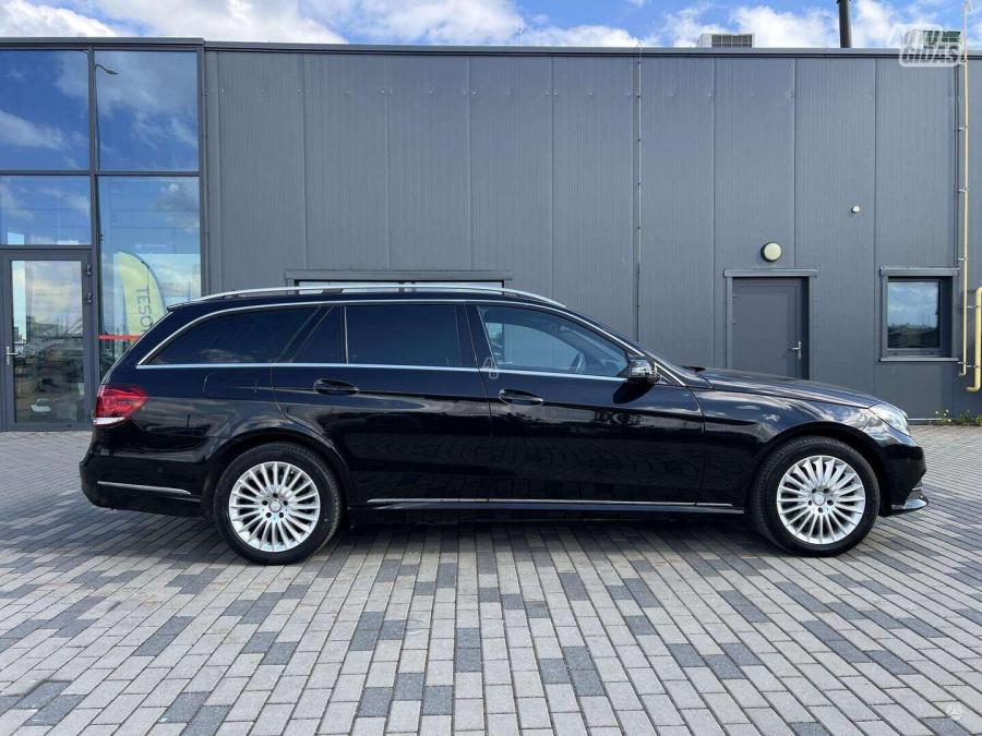 Melns Mercedes-Benz E 220 2016 Šauļi, ar dzinēja tilpumu 2.10 L un nobraukumu 298 tūkst. km par 9900 €, foto 6 vietnē AUTOMOTO.COM.LV