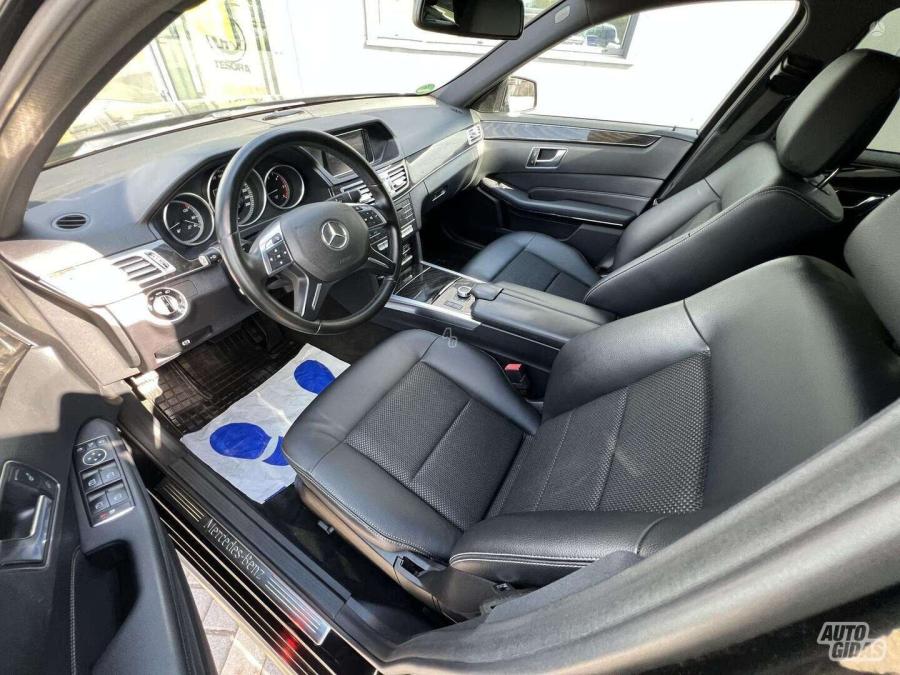 Melns Mercedes-Benz E 220 2016 Šauļi, ar dzinēja tilpumu 2.10 L un nobraukumu 298 tūkst. km par 9900 €, foto 12 vietnē AUTOMOTO.COM.LV