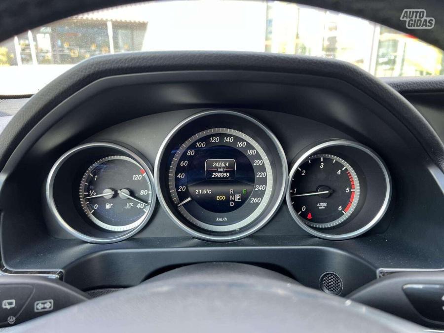 Melns Mercedes-Benz E 220 2016 Šauļi, ar dzinēja tilpumu 2.10 L un nobraukumu 298 tūkst. km par 9900 €, foto 13 vietnē AUTOMOTO.COM.LV