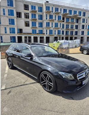 Melns Mercedes-Benz E 220 2016 Viļņa, ar dzinēja tilpumu 2.20 L un nobraukumu 505 tūkst. km par 13000 €, foto  vietnē AUTOMOTO.COM.LV