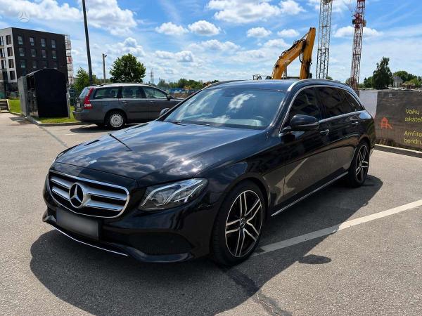 Черный Мерседес E 220 2016 в Вильнюс, объемом двигателя 2.20 л и пробегом 505 тыс. км за 13000 €, фото 2 на AUTOMOTO.COM.LV