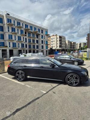 Black Mercedes-Benz E 220 2016 in Vilnius, with an engine capacity of 2.20 L and mileage of 505 thousand km for 13000 €, photo 5 on AUTOMOTO.COM.LV