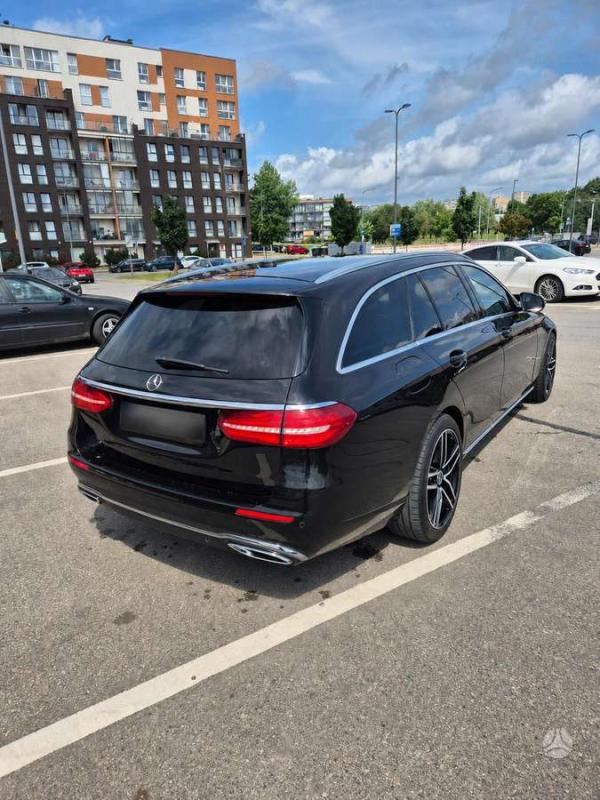 Черный Мерседес E 220 2016 в Вильнюс, объемом двигателя 2.20 л и пробегом 505 тыс. км за 13000 €, фото 5 на AUTOMOTO.COM.LV