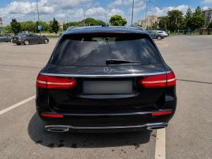 Black Mercedes-Benz E 220 2016 in Vilnius, with an engine capacity of 2.20 L and mileage of 505 thousand km for 13000 €, photo 7 on AUTOMOTO.COM.LV