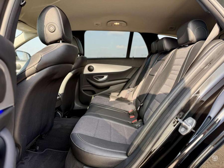 Melns Mercedes-Benz E 220 2016 Vilkaviškis, ar dzinēja tilpumu 1.95 L un nobraukumu 265 tūkst. km par 15600 €, foto 25 vietnē AUTOMOTO.COM.LV