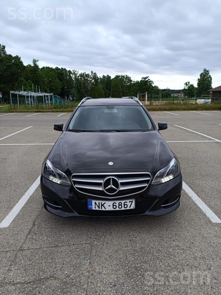 Черный Мерседес E 220 2016 в Рига, объемом двигателя 2.20 л и пробегом 525 тыс. км за 9000 €, фото 1 на AUTOMOTO.COM.LV