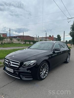 Black Mercedes-Benz E 220 2016 in Riga, with an engine capacity of 2.00 L and mileage of 214 thousand km for 16200 €, photo  on AUTOMOTO.COM.LV