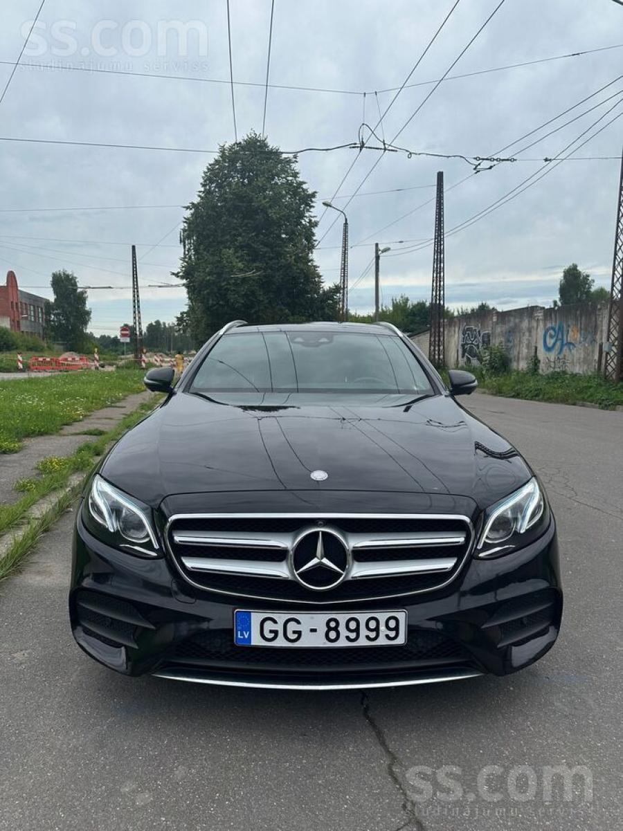 Black Mercedes-Benz E 220 2016 in Riga, with an engine capacity of 2.00 L and mileage of 214 thousand km for 16200 €, photo 3 on AUTOMOTO.COM.LV