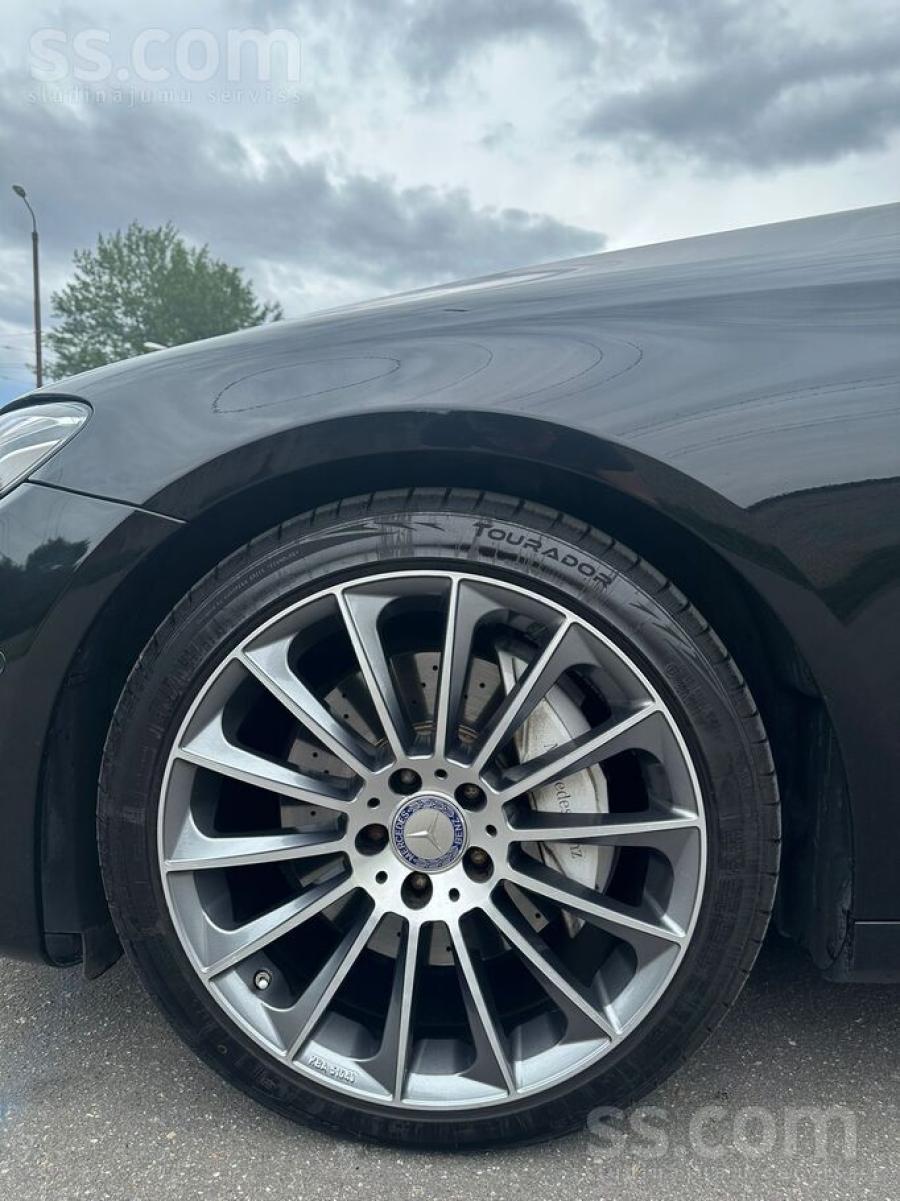 Black Mercedes-Benz E 220 2016 in Riga, with an engine capacity of 2.00 L and mileage of 214 thousand km for 16200 €, photo 7 on AUTOMOTO.COM.LV