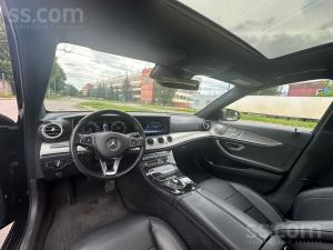 Black Mercedes-Benz E 220 2016 in Riga, with an engine capacity of 2.00 L and mileage of 214 thousand km for 16200 €, photo 9 on AUTOMOTO.COM.LV