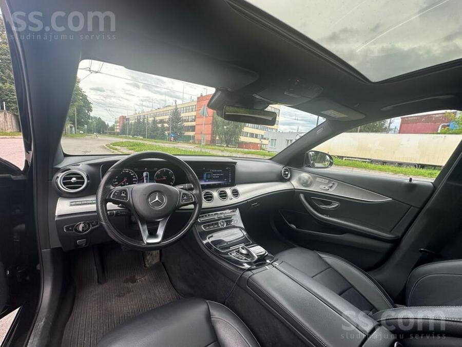 Black Mercedes-Benz E 220 2016 in Riga, with an engine capacity of 2.00 L and mileage of 214 thousand km for 16200 €, photo 9 on AUTOMOTO.COM.LV