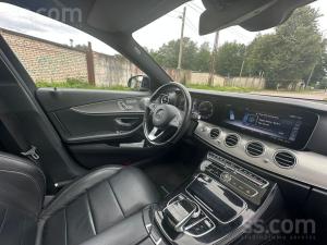 Black Mercedes-Benz E 220 2016 in Riga, with an engine capacity of 2.00 L and mileage of 214 thousand km for 16200 €, photo 10 on AUTOMOTO.COM.LV