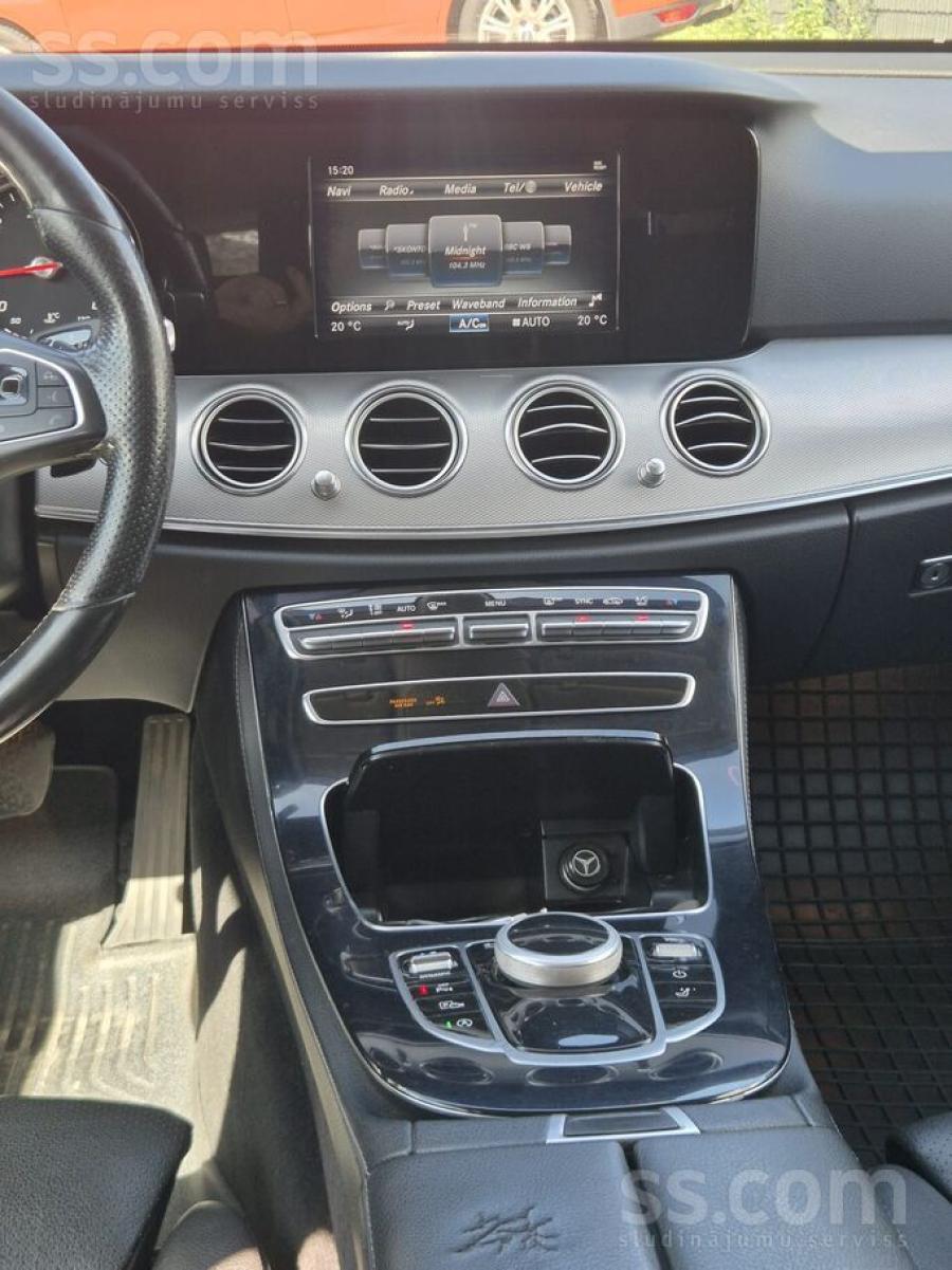 Melns Mercedes-Benz E 220 2016 Rīga, ar dzinēja tilpumu 2.00 L un nobraukumu 317 tūkst. km par 9990 €, foto 12 vietnē AUTOMOTO.COM.LV