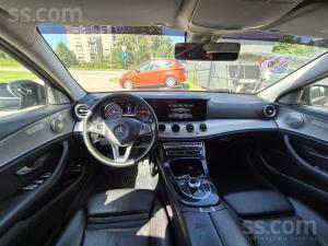 Melns Mercedes-Benz E 220 2016 Rīga, ar dzinēja tilpumu 2.00 L un nobraukumu 317 tūkst. km par 9990 €, foto 19 vietnē AUTOMOTO.COM.LV