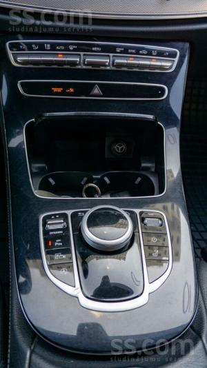 Melns Mercedes-Benz E 220 2016 Rīga, ar dzinēja tilpumu 2.00 L un nobraukumu 317 tūkst. km par 9990 €, foto 16 vietnē AUTOMOTO.COM.LV