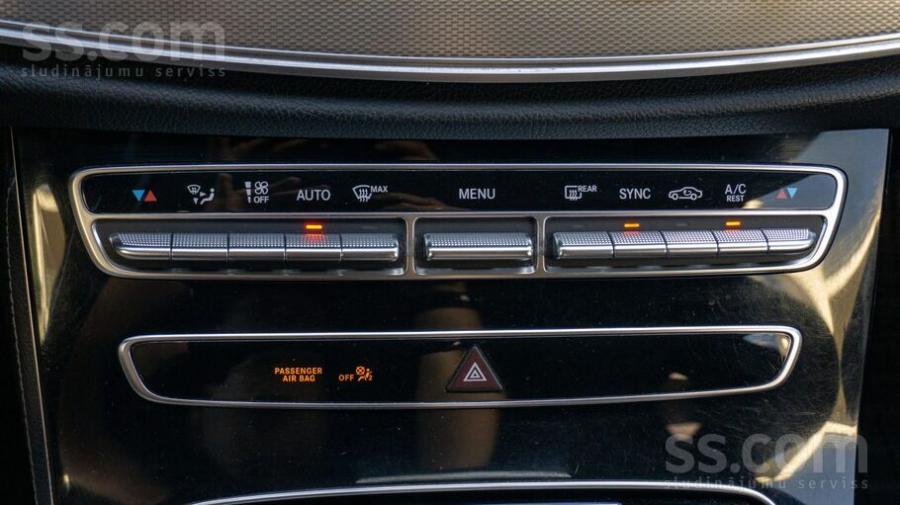 Melns Mercedes-Benz E 220 2016 Rīga, ar dzinēja tilpumu 2.00 L un nobraukumu 317 tūkst. km par 9990 €, foto 17 vietnē AUTOMOTO.COM.LV