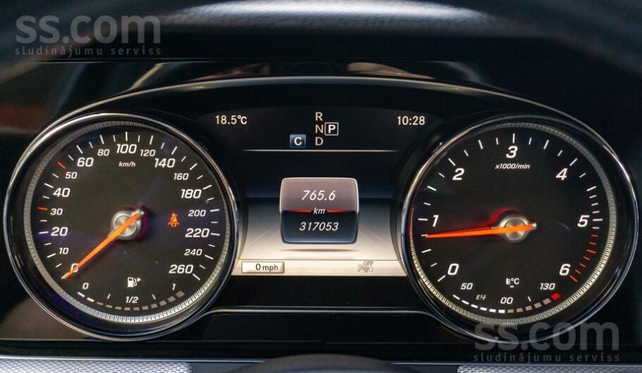 Melns Mercedes-Benz E 220 2016 Rīga, ar dzinēja tilpumu 2.00 L un nobraukumu 317 tūkst. km par 9990 €, foto 21 vietnē AUTOMOTO.COM.LV