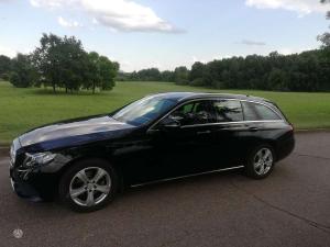 Черный Мерседес E 220 2016 в Каунас, объемом двигателя 1.95 л и пробегом 305 тыс. км за 8800 €, фото 4 на AUTOMOTO.COM.LV