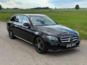 Черный Мерседес E 220 2016 в Вилкавишкис, объемом двигателя 1.95 л и пробегом 265 тыс. км за 15200 €, фото 3 на AUTOMOTO.COM.LV