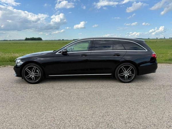 Black Mercedes-Benz E 220 2016 in Vilkaviskis, with an engine capacity of 1.95 L and mileage of 265 thousand km for 15200 €, photo 6 on AUTOMOTO.COM.LV