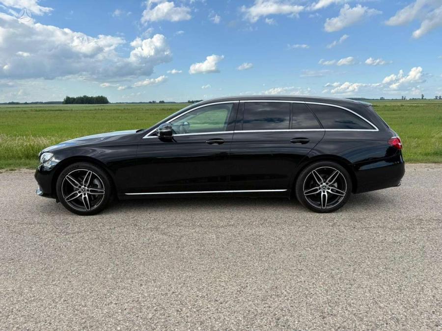 Черный Мерседес E 220 2016 в Вилкавишкис, объемом двигателя 1.95 л и пробегом 265 тыс. км за 15200 €, фото 7 на AUTOMOTO.COM.LV