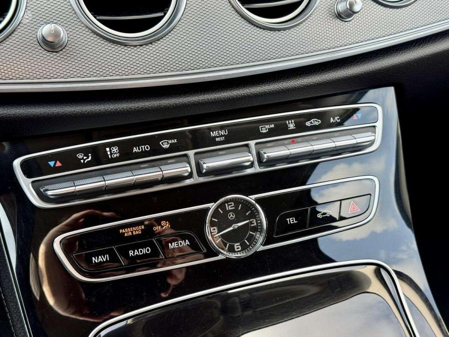 Черный Мерседес E 220 2016 в Вилкавишкис, объемом двигателя 1.95 л и пробегом 265 тыс. км за 15200 €, фото 19 на AUTOMOTO.COM.LV