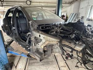 Черный Мерседес E 220 2016 в Паневежис, объемом двигателя 1.95 л и пробегом 351 тыс. км за 1500 €, фото 9 на AUTOMOTO.COM.LV