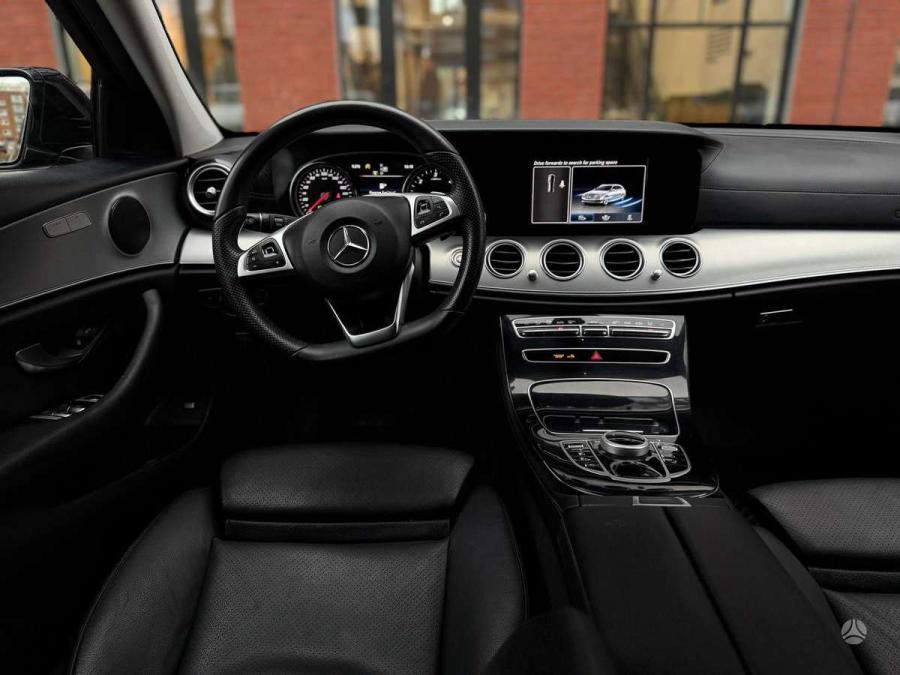Black Mercedes-Benz E 220 2017 in Klaipeda, with an engine capacity of 1.95 L and mileage of 241 thousand km for 14700 €, photo 19 on AUTOMOTO.COM.LV