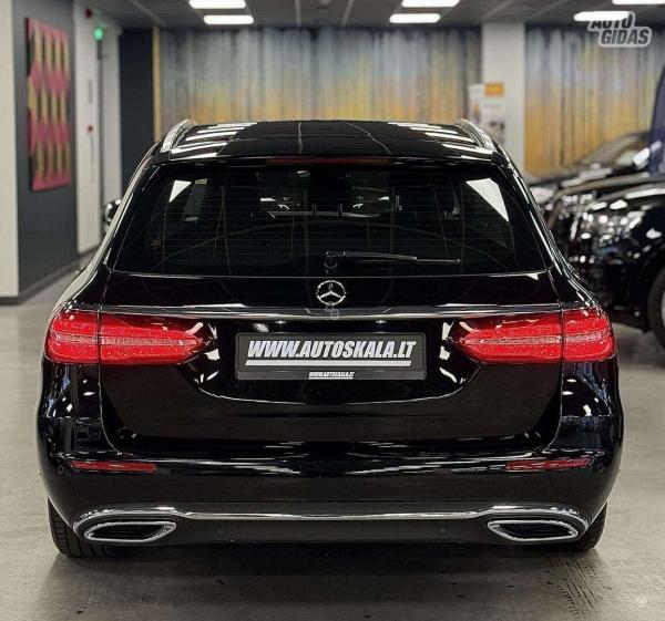 Melns Mercedes-Benz E 220 2017 Klaipėda, ar dzinēja tilpumu 2.00 L un nobraukumu 268 tūkst. km par 18450 €, foto 3 vietnē AUTOMOTO.COM.LV