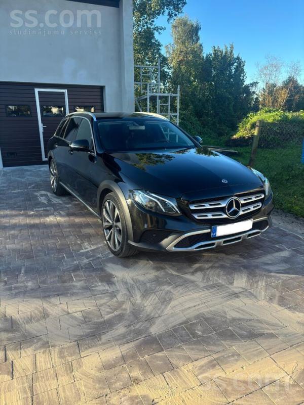 Melns Mercedes-Benz E 220 2017 Rīga, ar dzinēja tilpumu 2.00 L un nobraukumu 351 tūkst. km par 15300 €, foto  vietnē AUTOMOTO.COM.LV