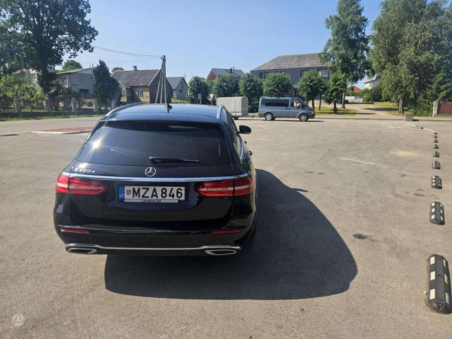 Melns Mercedes-Benz E 220 2017 Šauļi, ar dzinēja tilpumu 1.95 L un nobraukumu 431 tūkst. km par 13500 €, foto 6 vietnē AUTOMOTO.COM.LV