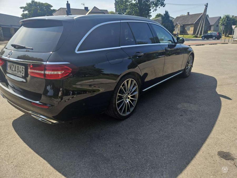 Melns Mercedes-Benz E 220 2017 Šauļi, ar dzinēja tilpumu 1.95 L un nobraukumu 431 tūkst. km par 13500 €, foto 7 vietnē AUTOMOTO.COM.LV