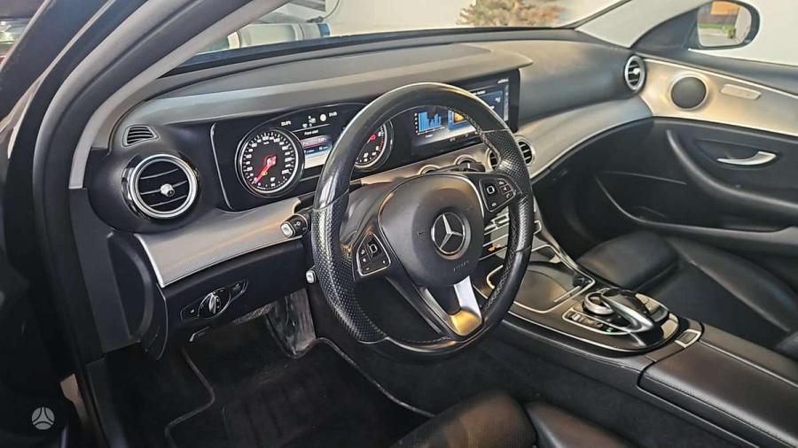 Melns Mercedes-Benz E 220 2017 Šauļi, ar dzinēja tilpumu 1.95 L un nobraukumu 431 tūkst. km par 13500 €, foto 9 vietnē AUTOMOTO.COM.LV