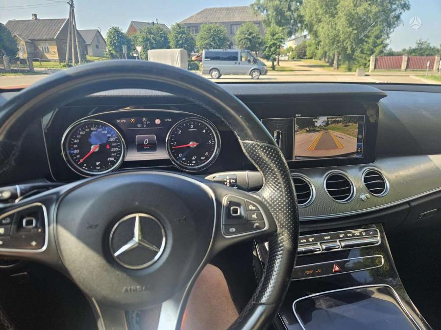 Melns Mercedes-Benz E 220 2017 Šauļi, ar dzinēja tilpumu 1.95 L un nobraukumu 431 tūkst. km par 13500 €, foto 10 vietnē AUTOMOTO.COM.LV
