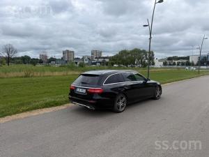 Melns Mercedes-Benz E 220 2017 Rīga, ar dzinēja tilpumu 2.00 L un nobraukumu 335 tūkst. km par 15299 €, foto 4 vietnē AUTOMOTO.COM.LV