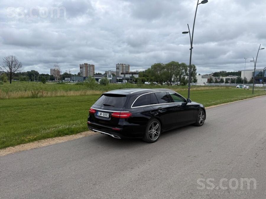 Melns Mercedes-Benz E 220 2017 Rīga, ar dzinēja tilpumu 2.00 L un nobraukumu 335 tūkst. km par 15299 €, foto 4 vietnē AUTOMOTO.COM.LV