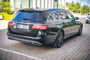 Black Mercedes-Benz E 220 2017 in Riga, with an engine capacity of 2.00 L and mileage of 0 thousand km for 8990 €, photo 5 on AUTOMOTO.COM.LV