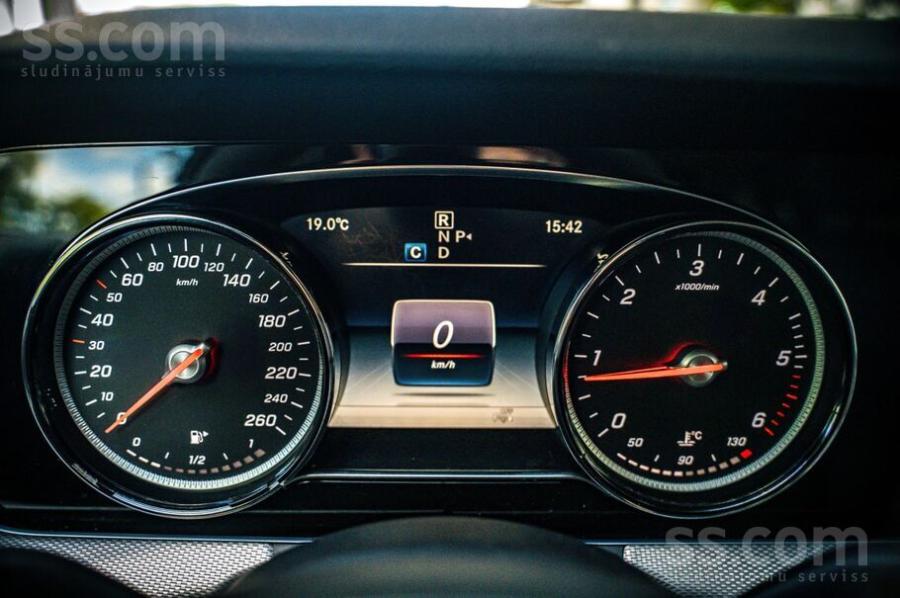 Black Mercedes-Benz E 220 2017 in Riga, with an engine capacity of 2.00 L and mileage of 0 thousand km for 8990 €, photo 12 on AUTOMOTO.COM.LV