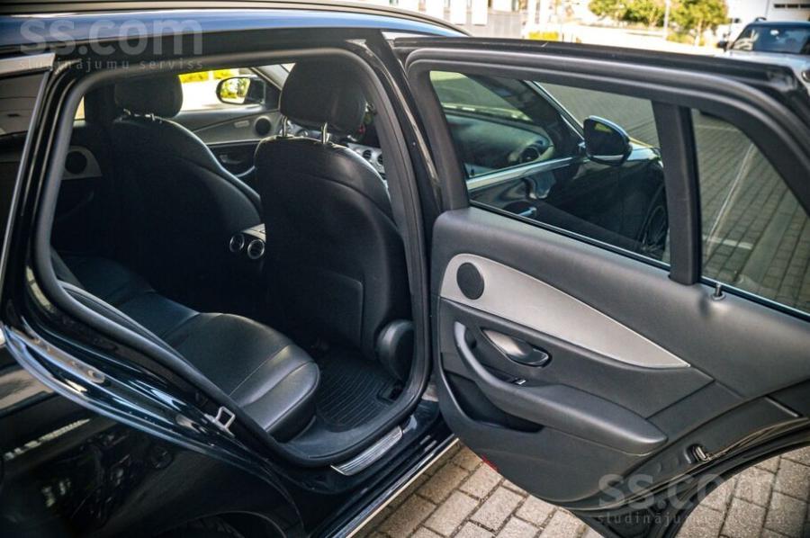Black Mercedes-Benz E 220 2017 in Riga, with an engine capacity of 2.00 L and mileage of 0 thousand km for 8990 €, photo 13 on AUTOMOTO.COM.LV