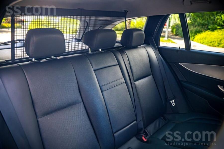 Black Mercedes-Benz E 220 2017 in Riga, with an engine capacity of 2.00 L and mileage of 0 thousand km for 8990 €, photo 14 on AUTOMOTO.COM.LV
