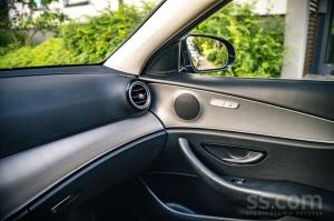 Black Mercedes-Benz E 220 2017 in Riga, with an engine capacity of 2.00 L and mileage of 0 thousand km for 8990 €, photo 19 on AUTOMOTO.COM.LV