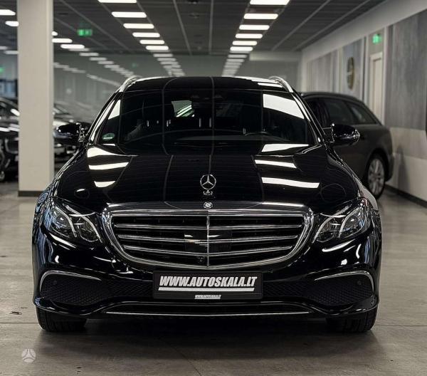 Melns Mercedes-Benz E 220 2017 Klaipėda, ar dzinēja tilpumu 1.95 L un nobraukumu 268 tūkst. km par 17200 €, foto 2 vietnē AUTOMOTO.COM.LV