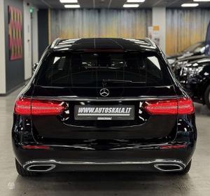 Black Mercedes-Benz E 220 2017 in Klaipeda, with an engine capacity of 1.95 L and mileage of 268 thousand km for 17200 €, photo 4 on AUTOMOTO.COM.LV