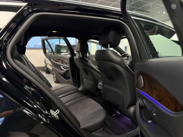 Melns Mercedes-Benz E 220 2017 Klaipėda, ar dzinēja tilpumu 1.95 L un nobraukumu 268 tūkst. km par 17200 €, foto 4 vietnē AUTOMOTO.COM.LV