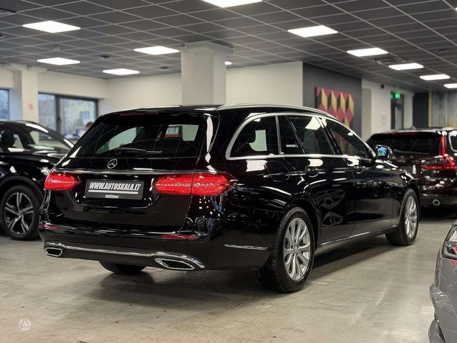 Black Mercedes-Benz E 220 2017 in Klaipeda, with an engine capacity of 1.95 L and mileage of 268 thousand km for 17200 €, photo 18 on AUTOMOTO.COM.LV